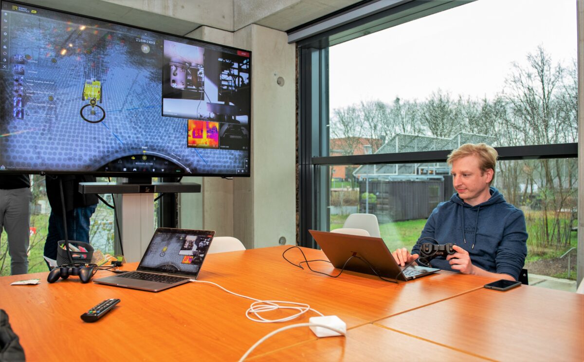 Retrospect: research robot in hazardous environment - Do IoT Fieldlab